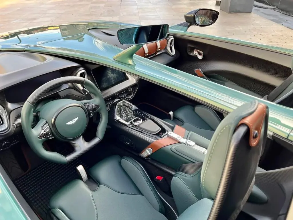 Aston Martin Vantage Speedster • 2021 - 200 km | Prime Auto