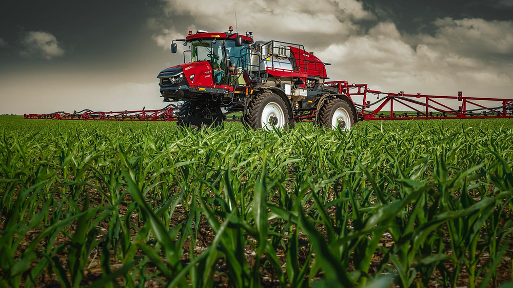 Tractor makers to focus on agtech in 2024, bracing for equipment slump