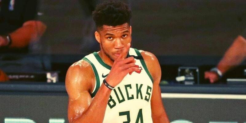 Giannis Antetokounmpo Hand Size