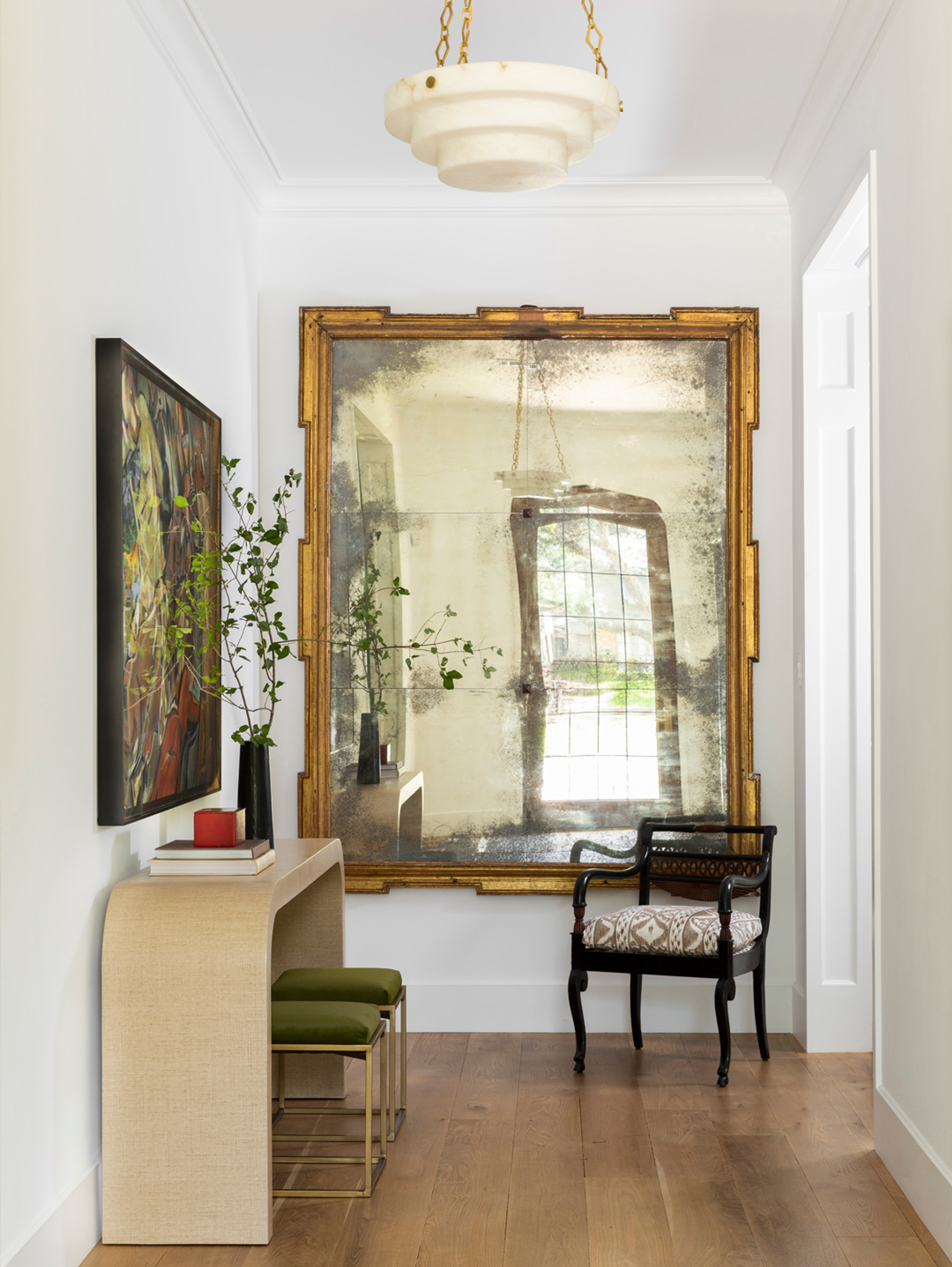 10 Tips for Creating a High-End Hallway Foyer