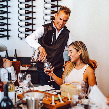 EXPERIENCES | Signor Vineyards