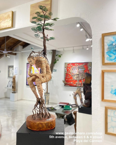 “Eterna conexión” - wire sculptures / O. Rivera | Gastón Charó