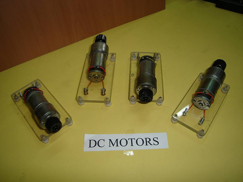 DC Motor with gear mounted on a clear base | MEF Workshop
