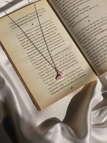 Alice pendant | Baddie accessories