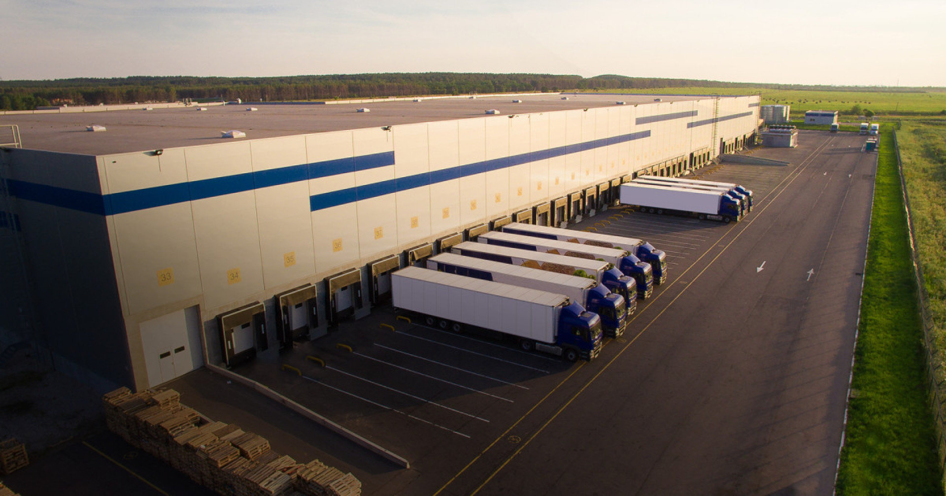 Managed PoE+ switch for smart logistics warehouse