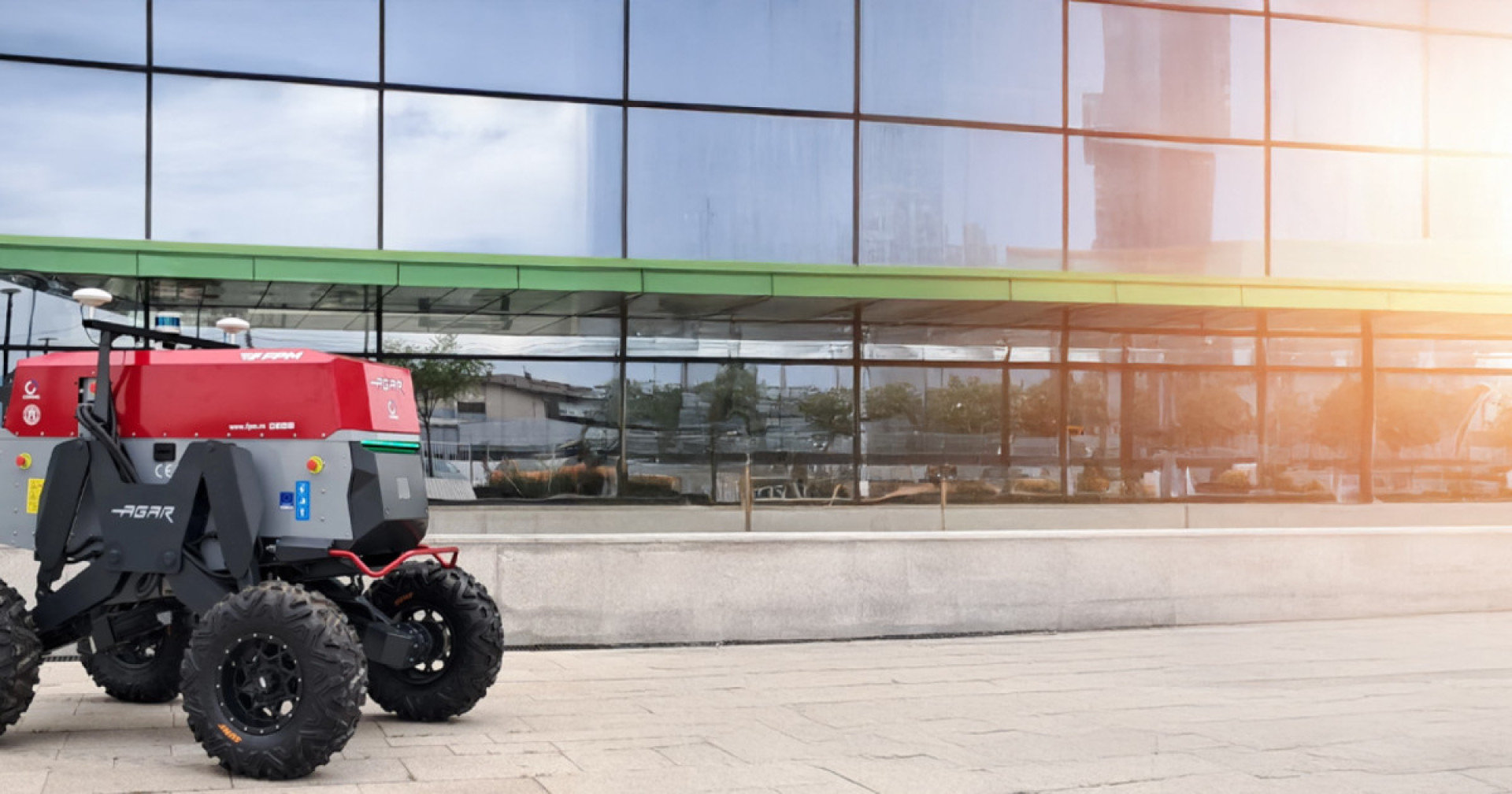 Cellular router for autonomous robotic vehicle connectivity