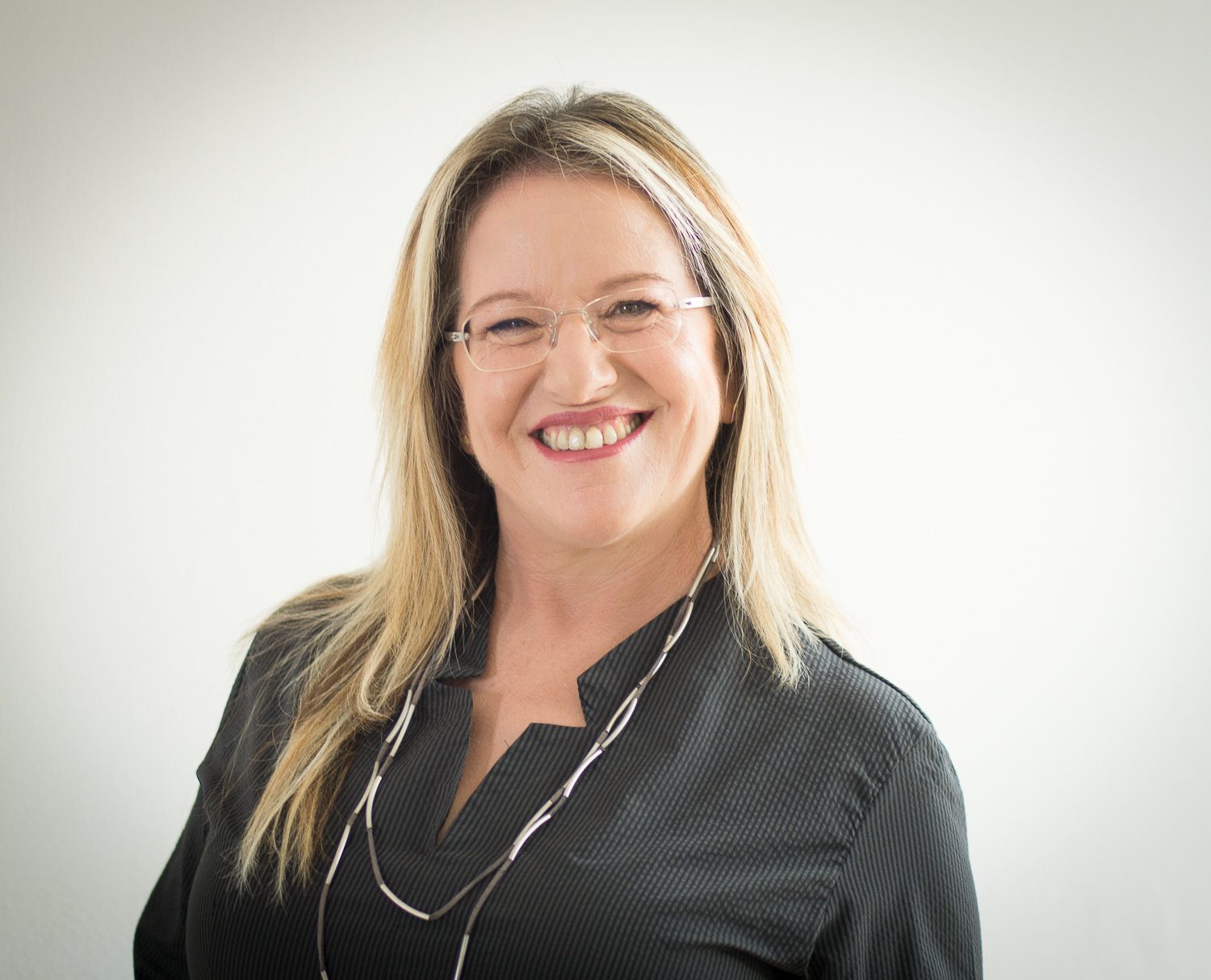 Nirit Samocha | The Civil Commission