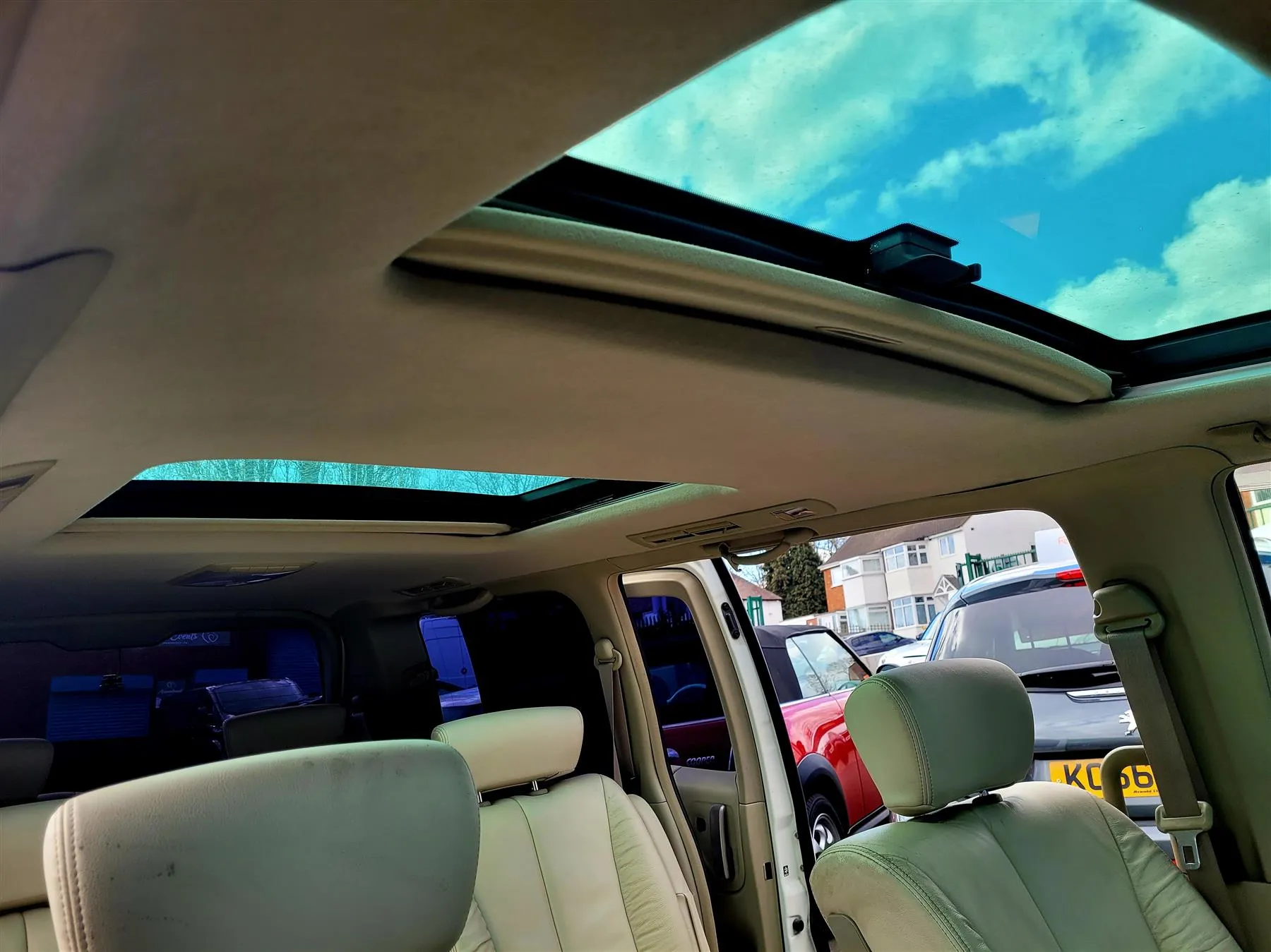 Nissan Elgrand 3.5 RiderTwin Roof Leather | GFS Cars