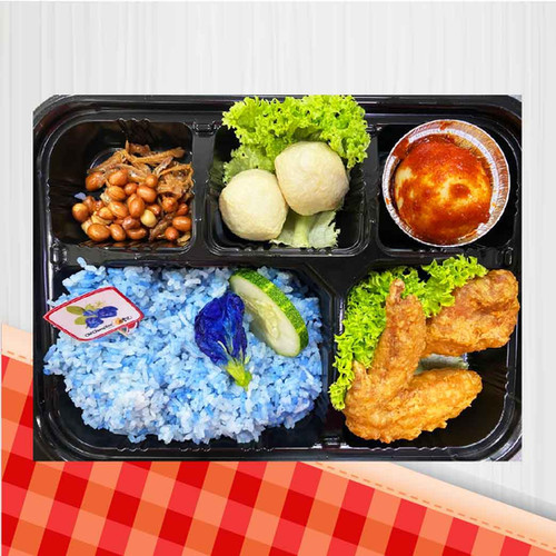 Bento A - Blue Pea Nasi Lemak with Fried Chicken Wing | Old Chang Kee ...