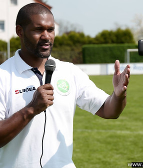 FRANKFURTER MODERATOR | ALBERT STAUDT | MODEL