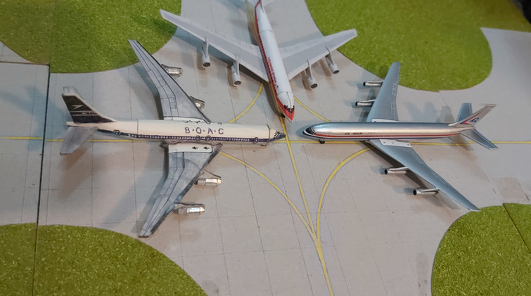 Douglas DC-8 | paper model template download | little_model_airport