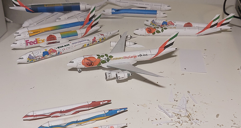 Airbus A220 | paper model template download | little_model_airport