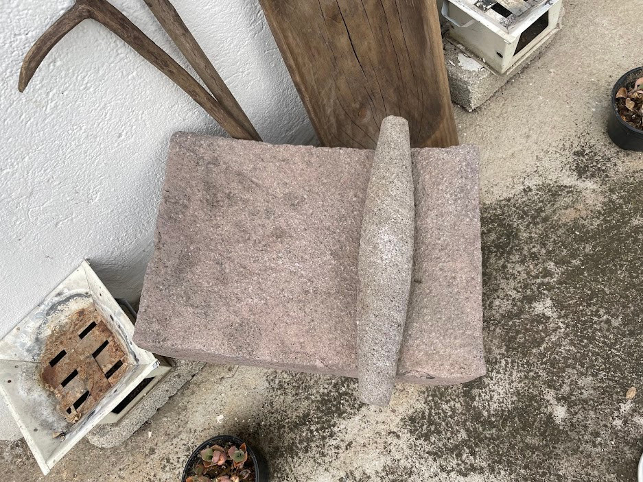 El metate, un utensilio prehispánico que sigue presente en la cocina ...