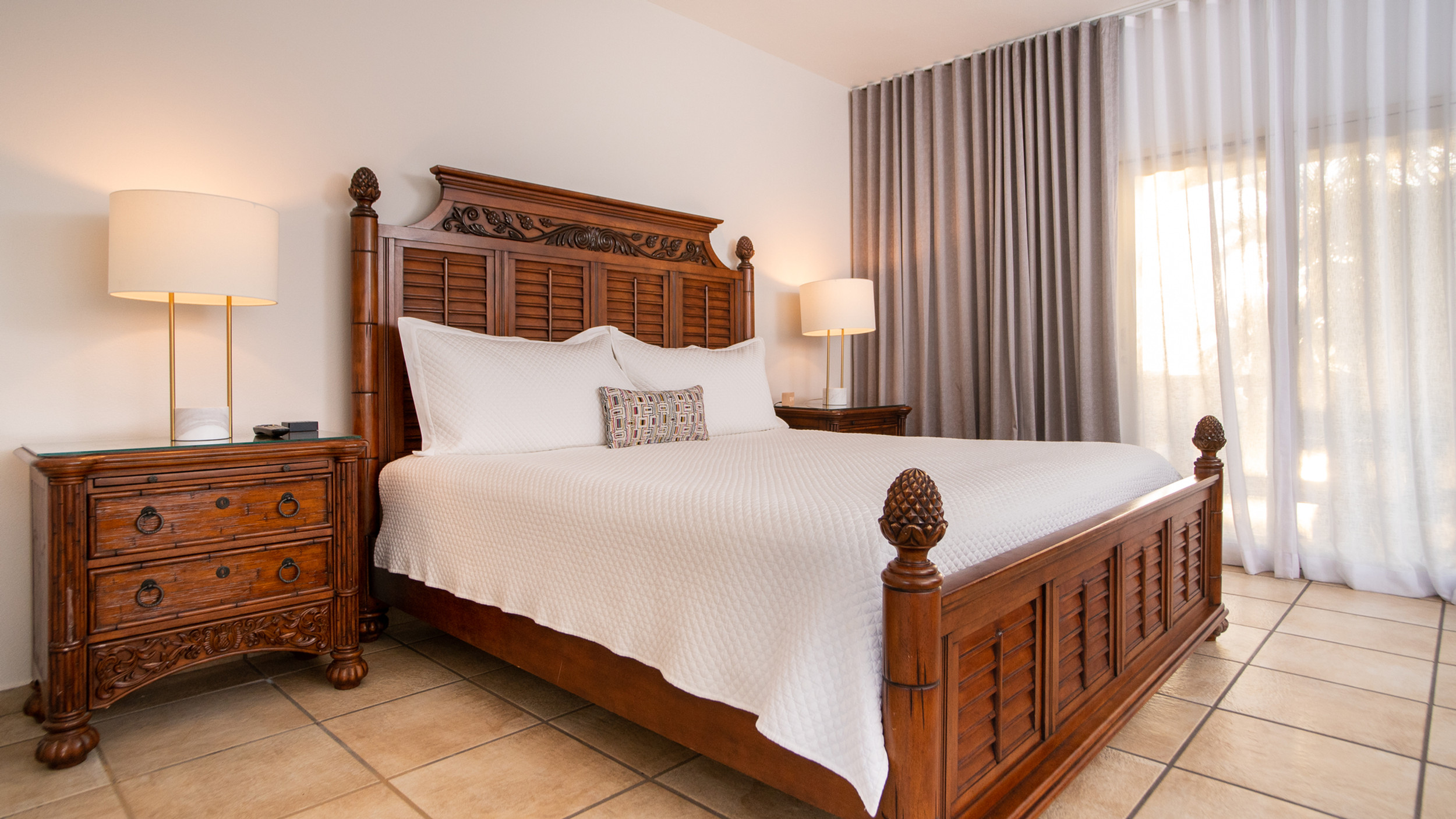 Lazy Parrot Inn | Our Rooms