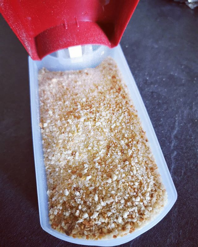 Chapelure de pain maison avec le Companion XL