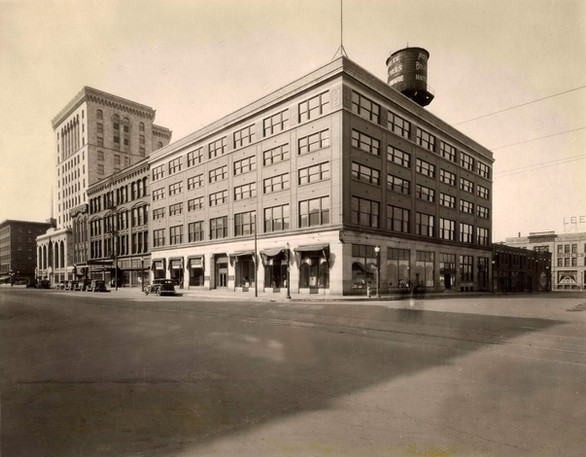 Morley Brothers Holiday Windows | The Castle Museum of Saginaw County