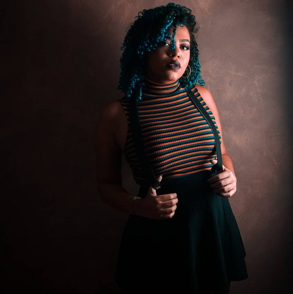 CLARA’S MUSIC: CHARMING VOICE WITH A HINT OF BRAZILIAN VIBE