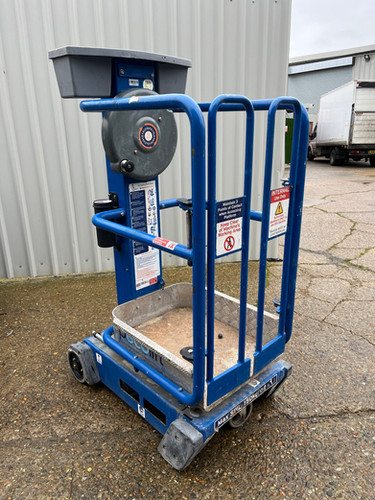 Power Towers 150KG Peco Lift Manual Access Lift Scissor Lift, Genie ...