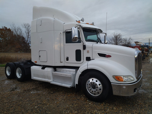 Peterbilt 384 | eleven1equipment
