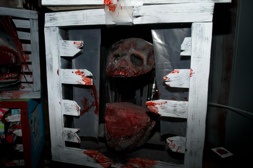 Creature Crate Zombie Animatronic | Haunted Props