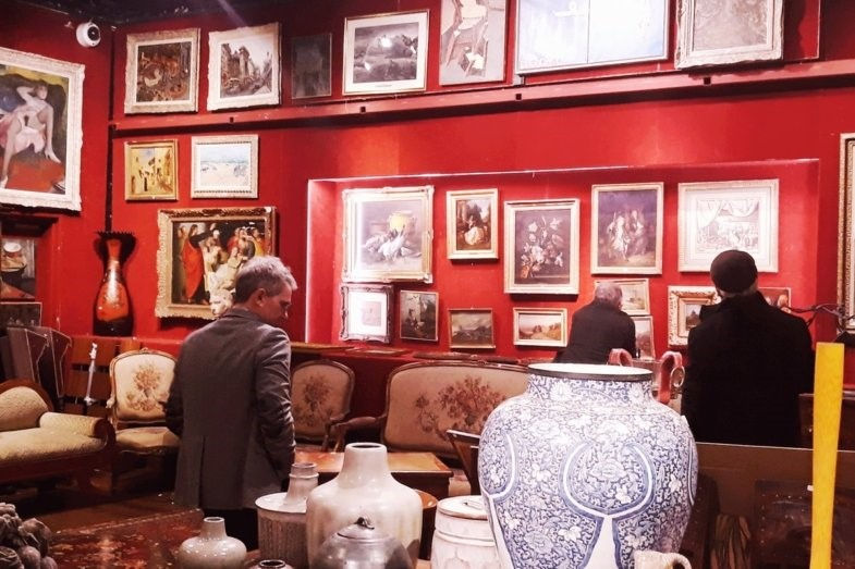 At the Paris’Auction House : Drouot