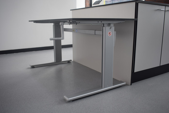 HEIGHT ADJUSTABLE TABLES|LAB FURNITURE| MANCHESTER| | Lab UK