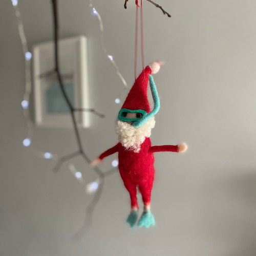 SCUBA SANTA WOOL CHRISTMAS DECORATION | Coastal Lifestyle Co