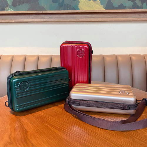 Cross Body Bag | Pandaroo Unique