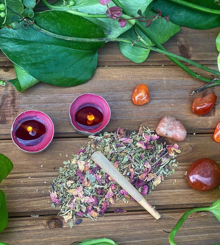 Sacral chakra smoke blend | Cosmic Aura Blends