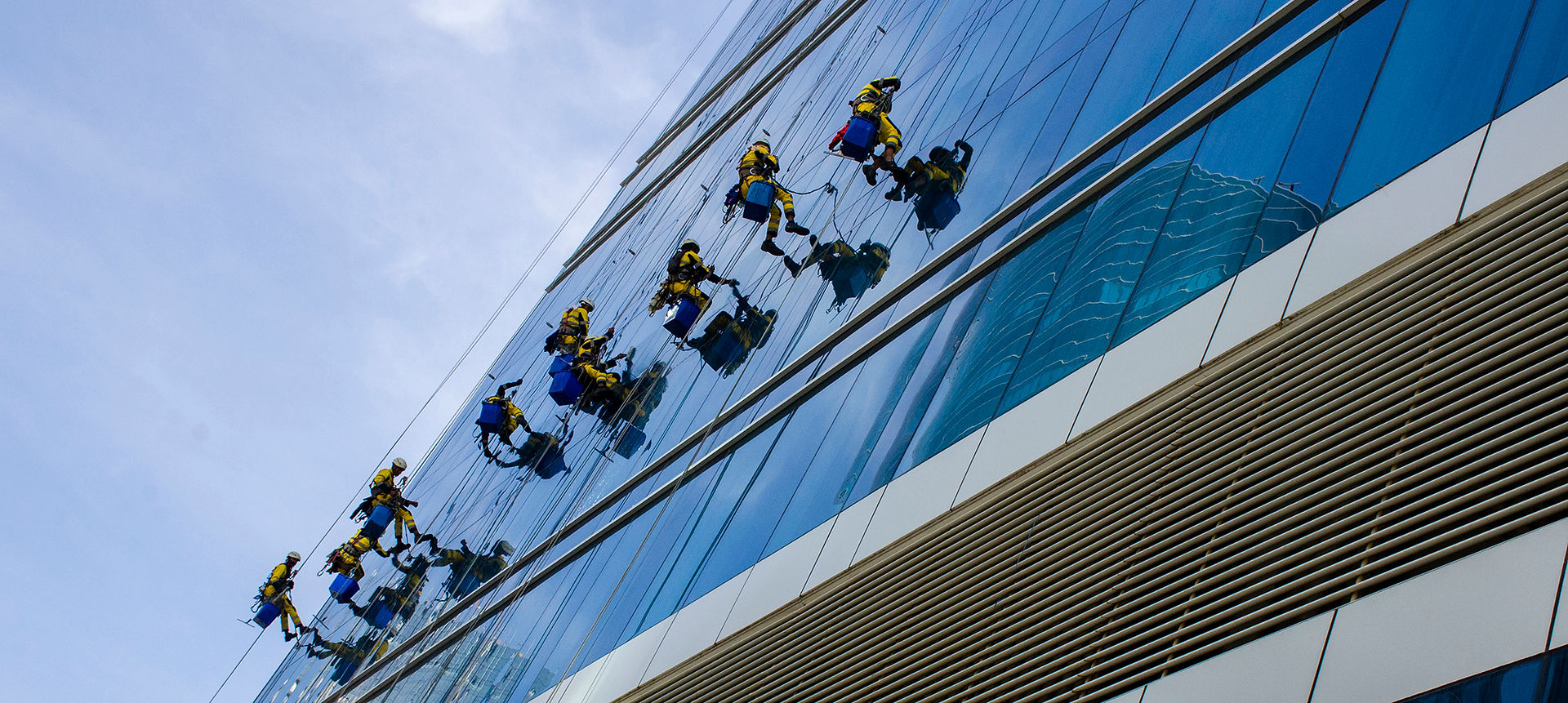 IRATA Certifed Technicians for High Level Technical Work Rope Access ...
