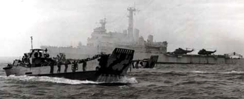Battle for the Falklands - Landing at San Carlos - 21 May 1982