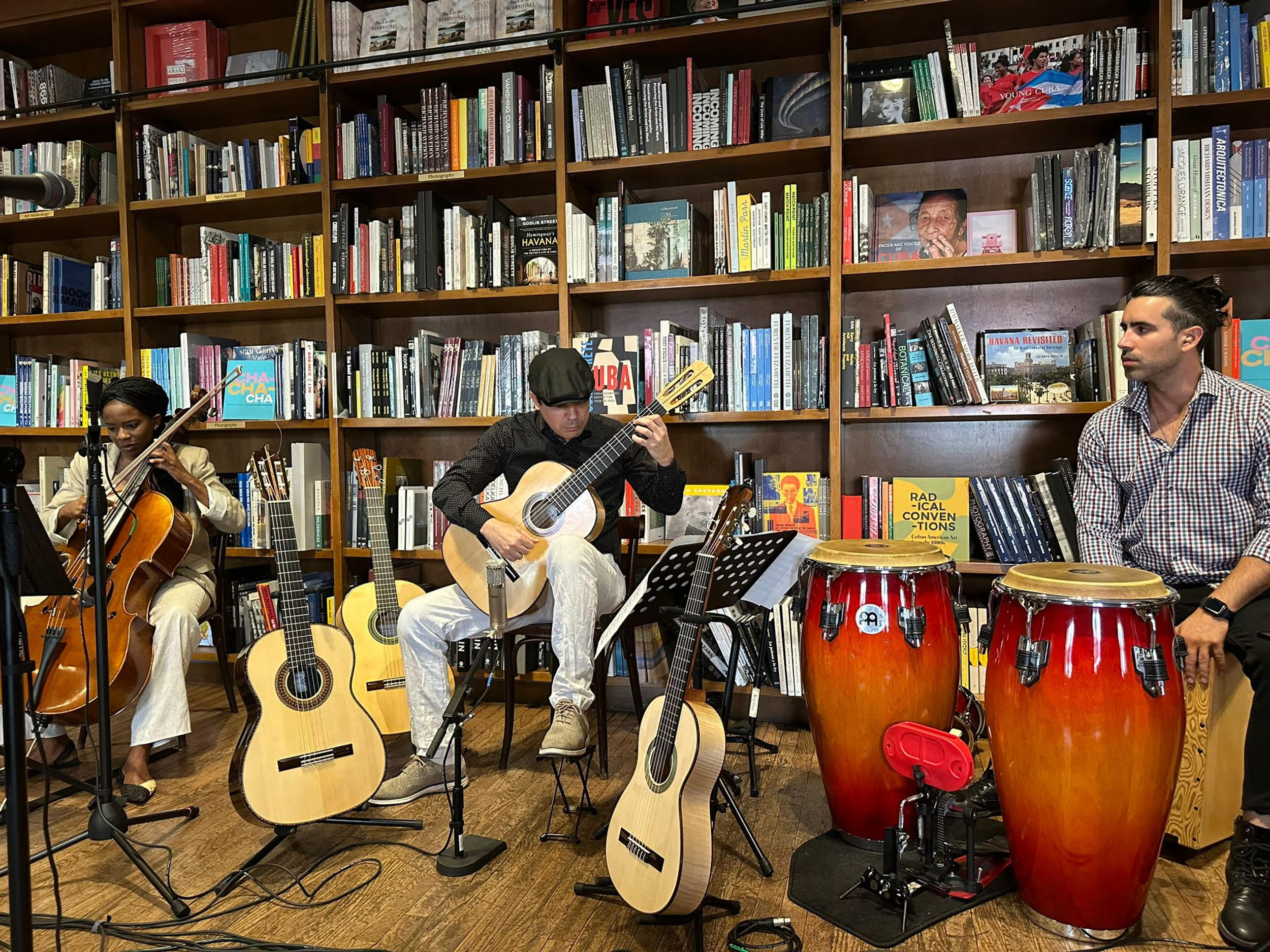 Sign up to our newsletter today | Alberto Puerto Music