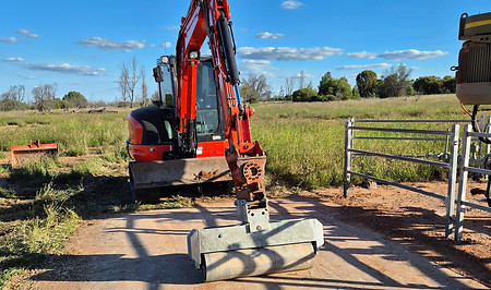 Ontrack Plant Hire | For all your machinery hire needs | Chinchilla QLD ...