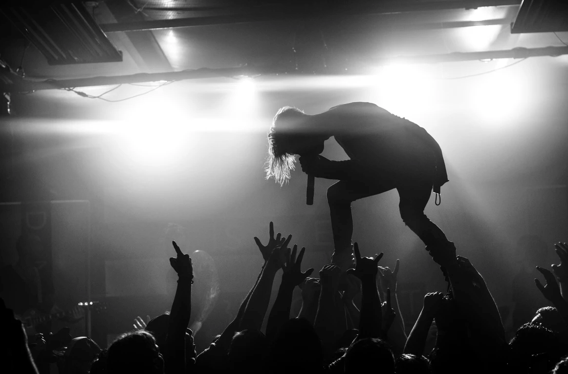 THE MIC MG | MAG & LABEL SERVICES