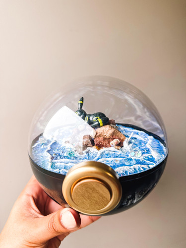 UMBREON (Large 5.5inch) Pokeball Diorama Terrarium With String Lights ...