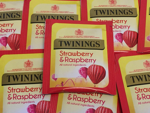 Twinings Strawberry and Raspberry Tea - individual envelopes | Kettle's ...