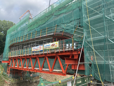 Grooved formwork and temporary portal truss, Hong Kong | iFORM