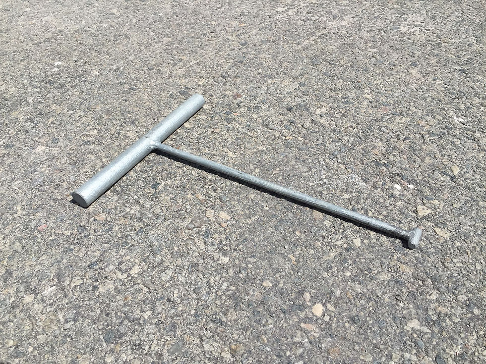 Short Pit Lid Lifter | mphconstruction