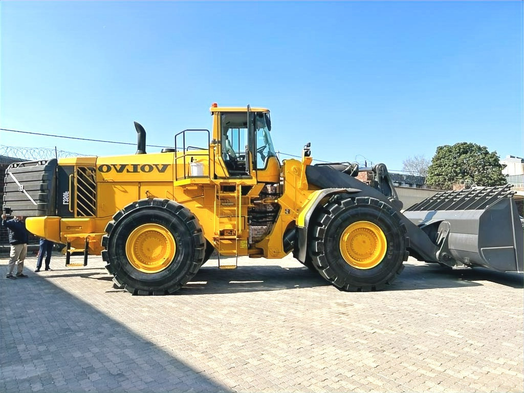 Tracked Bull Dozers Hire | Amandla Awethu Projects | Gauteng