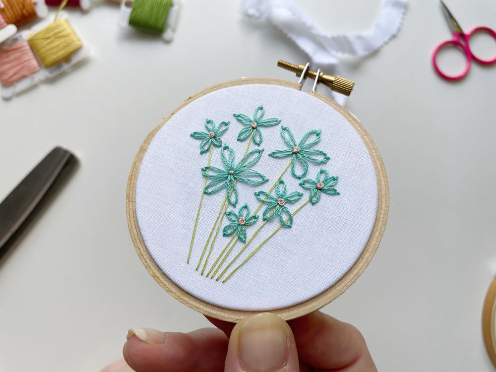 Detached chain stitch flowers