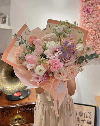 Japanese Wrap Designer Bouquet (V) | Luseary Flower