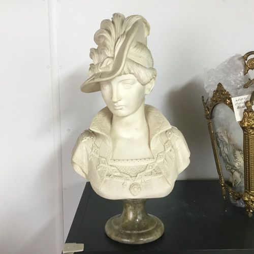 Marble Bust | Popup France