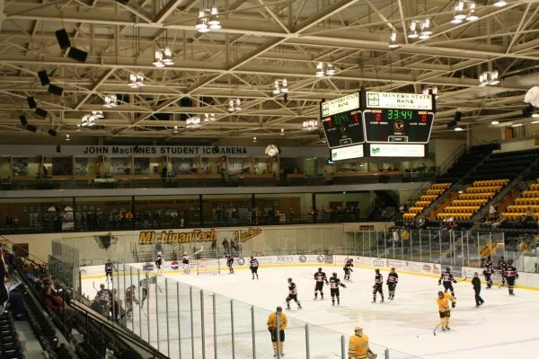 Michigan Tech Huskies 2010 Center Ice and Rink Layout | TheFaceoff.net