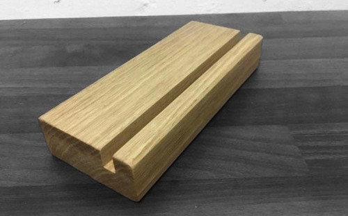 Glass display stands with front groove 3cm high oak | BooStarWood