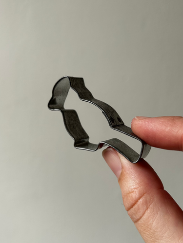AMY SEDARIS’ VINTAGE BIRD COOKIE CUTTER | Cure Thrift