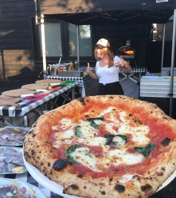 Leopard spotting! What is the mark of a properly made Neapolitan pizza ...