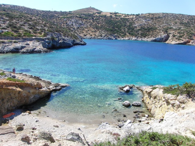 Schinoussa Beaches - The beaches in Schinousa Island Greece