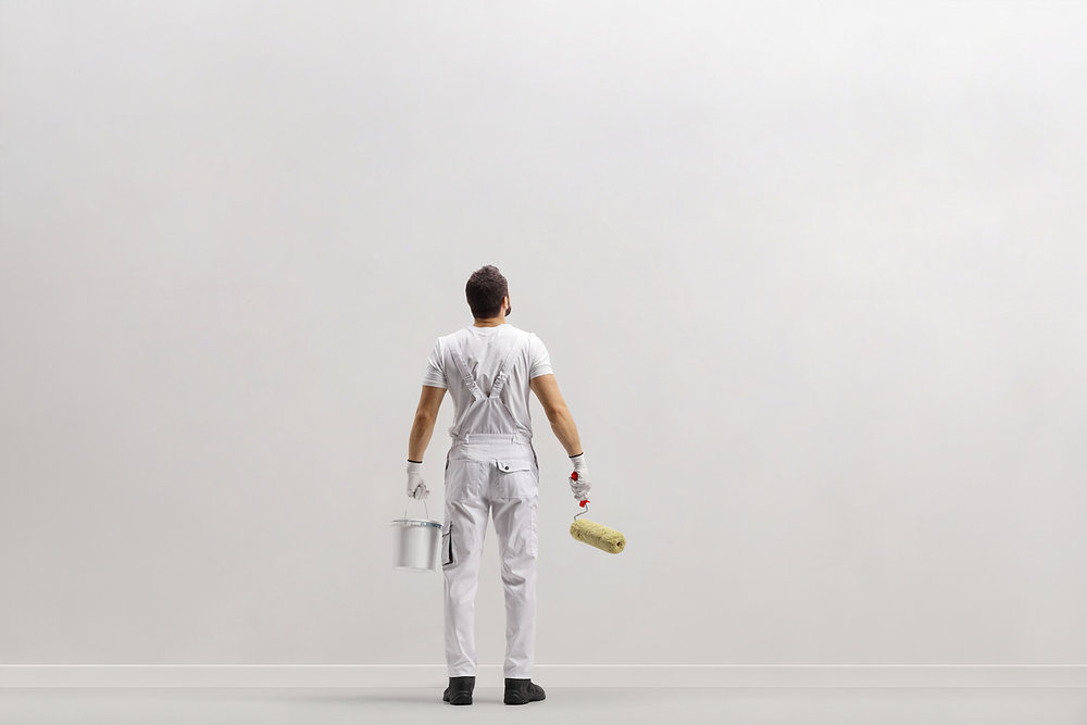 Maler beauftragen oder selber streichen?