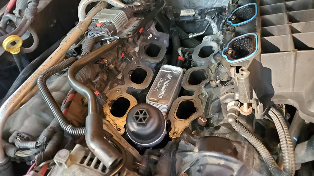 Enhance Your Engine with an Aluminum Oil Filter Housing Kit for 3.6L/3.2L Pentastar (2011+) | 12 ...