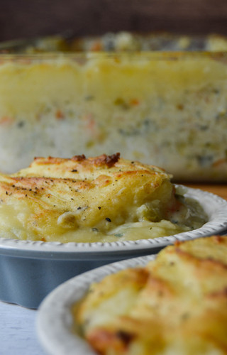 how to make fish pie with mashed potatoes